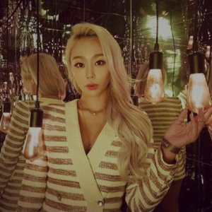 KARA出身 ニコル 'YOU.F.O' MV - DANMEE ダンミ