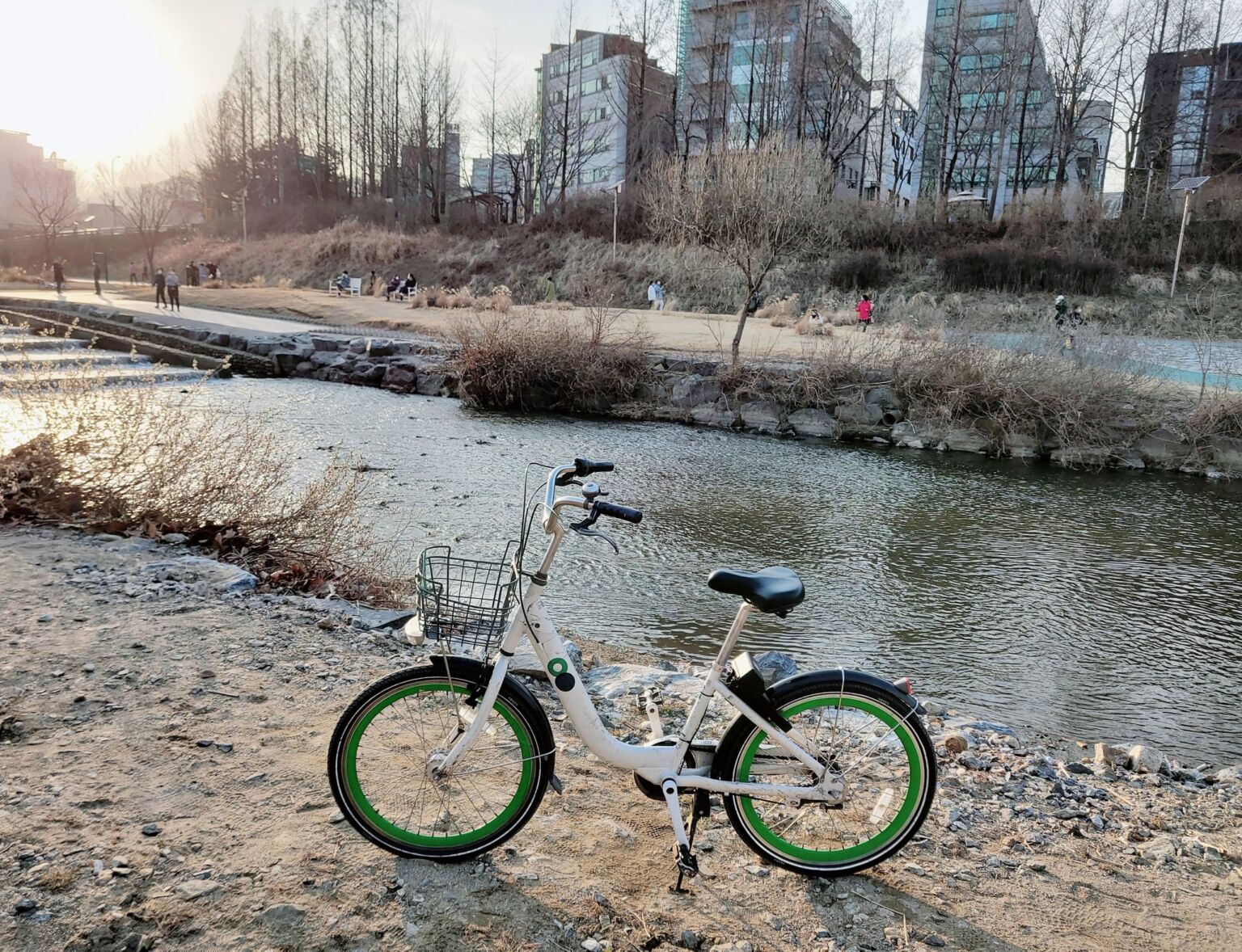 BTS(防弾少年団) RM Twitter更新‥超接近セルフショットを公開 - DANMEE ダンミ