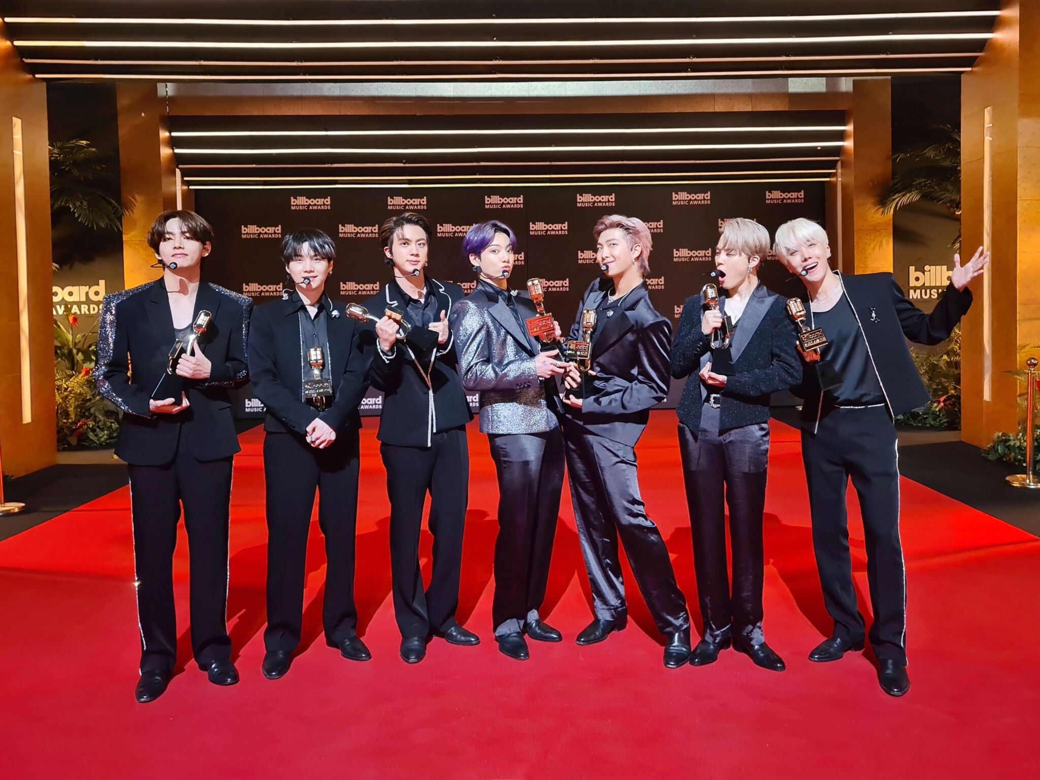 あの'左から3番目の男'！BTS ジン、米ビルボードで特に発揮されるWWH - DANMEE ダンミ