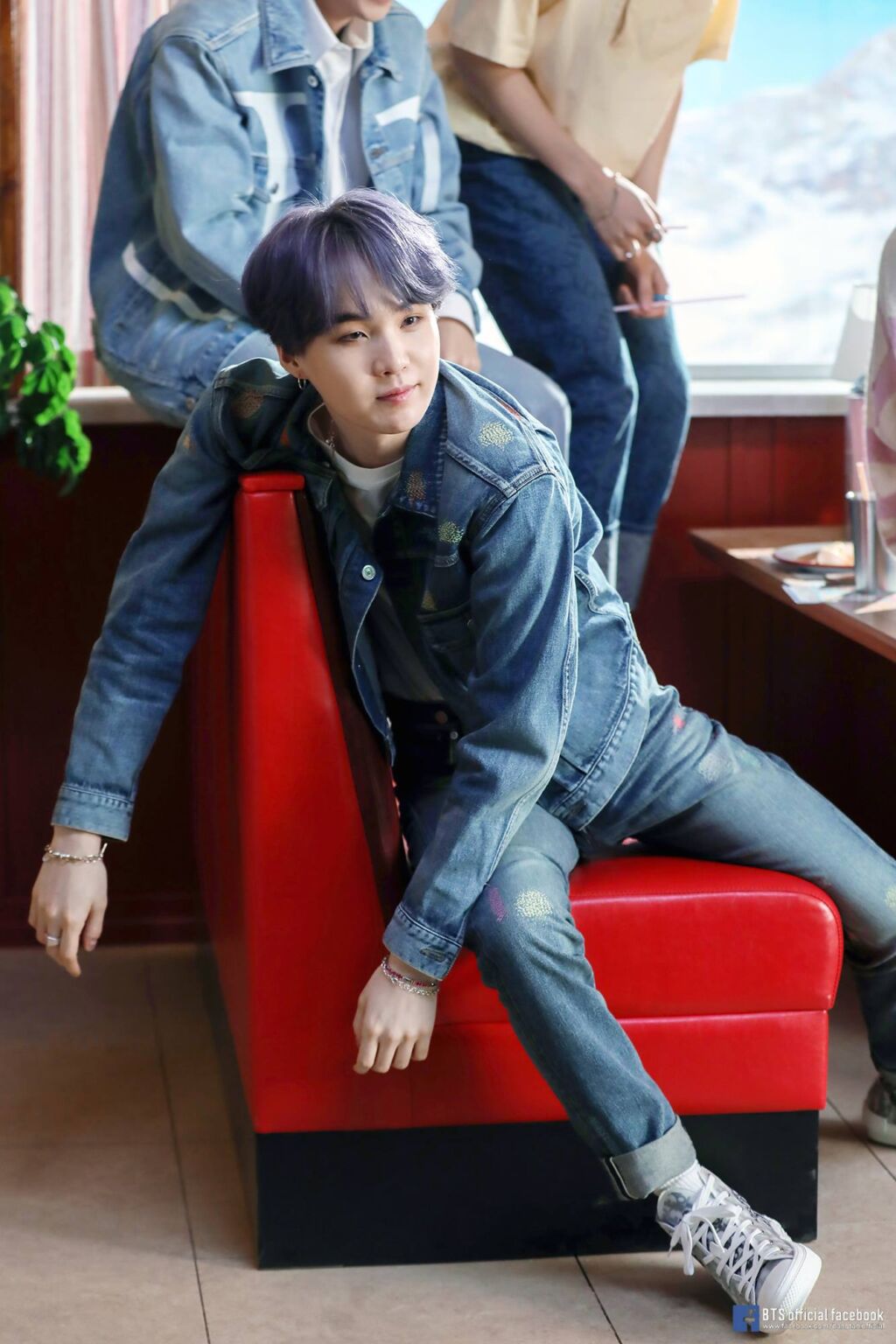 BTS SUGAの体力低下が顕著･･シュッ気力(슙기력) に襲われ「どこでも居眠り」 - DANMEE ダンミ