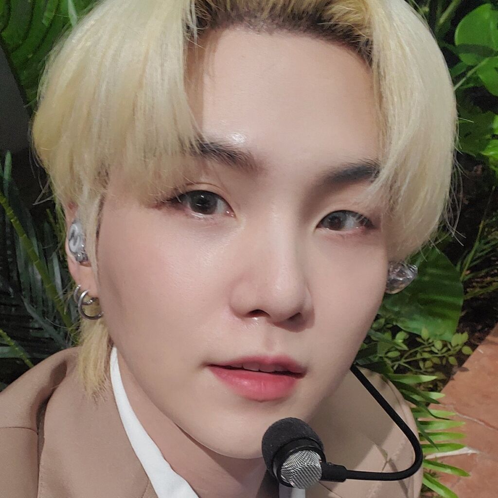 SUGA (BTS) 最新ニュース ＆ プロフィール - K-POPアイドルの情報ならDANMEE ダンミ