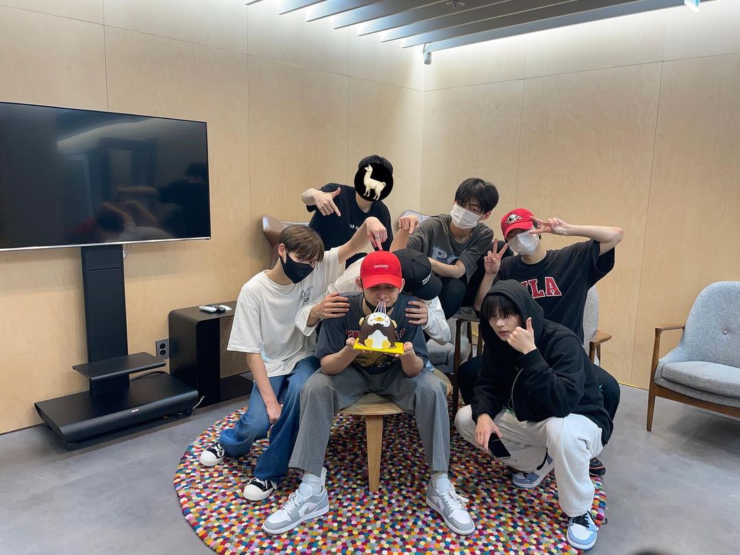 BTSの新しい '弟分' 全員公開‥「K-POPを名乗るな」時代遅れの血統主義 - DANMEE ダンミ