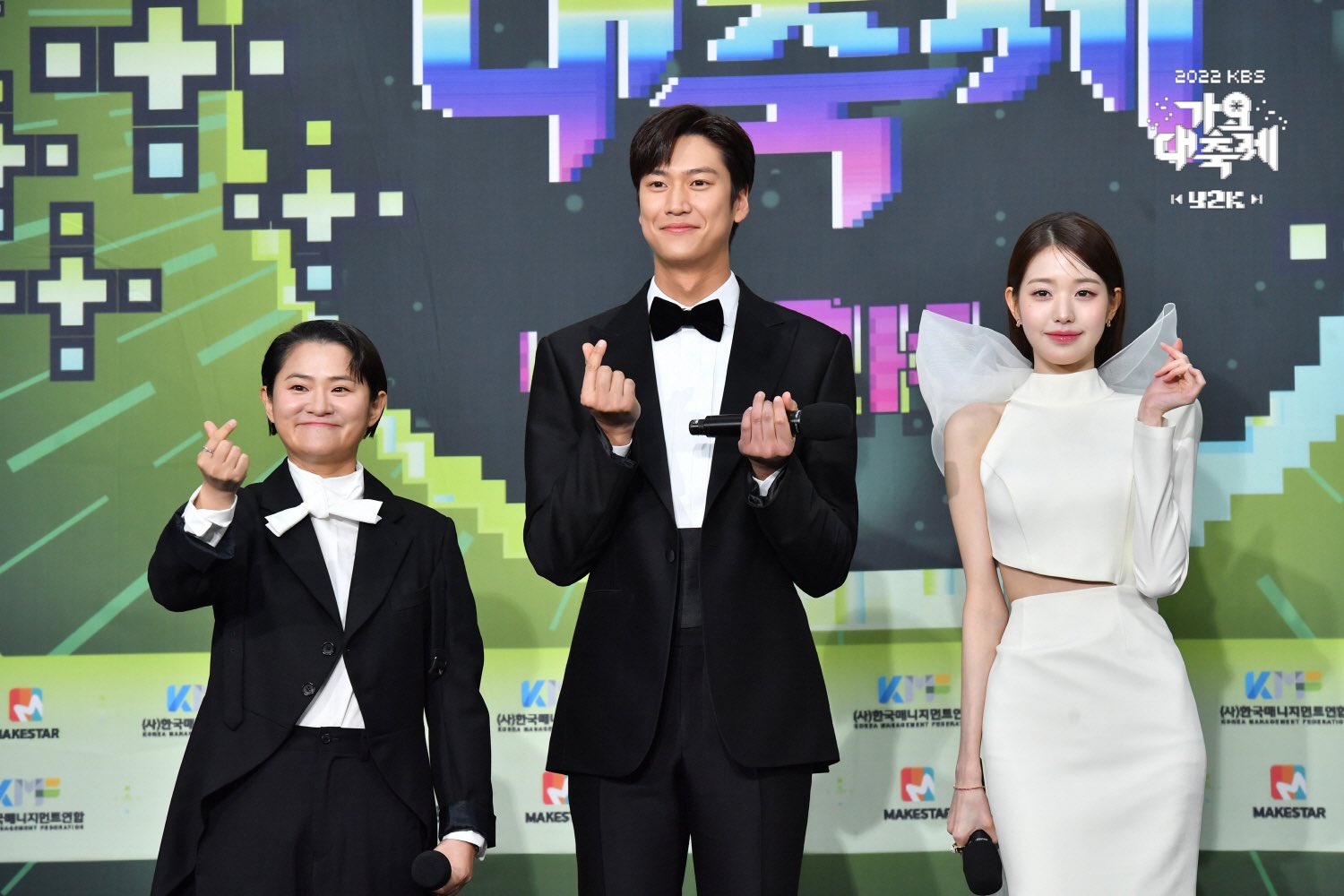 宮脇咲良がウォニョンに無視された？「2022 KBS歌謡祭」映像の真相とは - DANMEE ダンミ