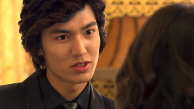 イ・ミンホ 人生キャラで議論勃発「どちらが本物の王子だと思う？」 - DANMEE ダンミ