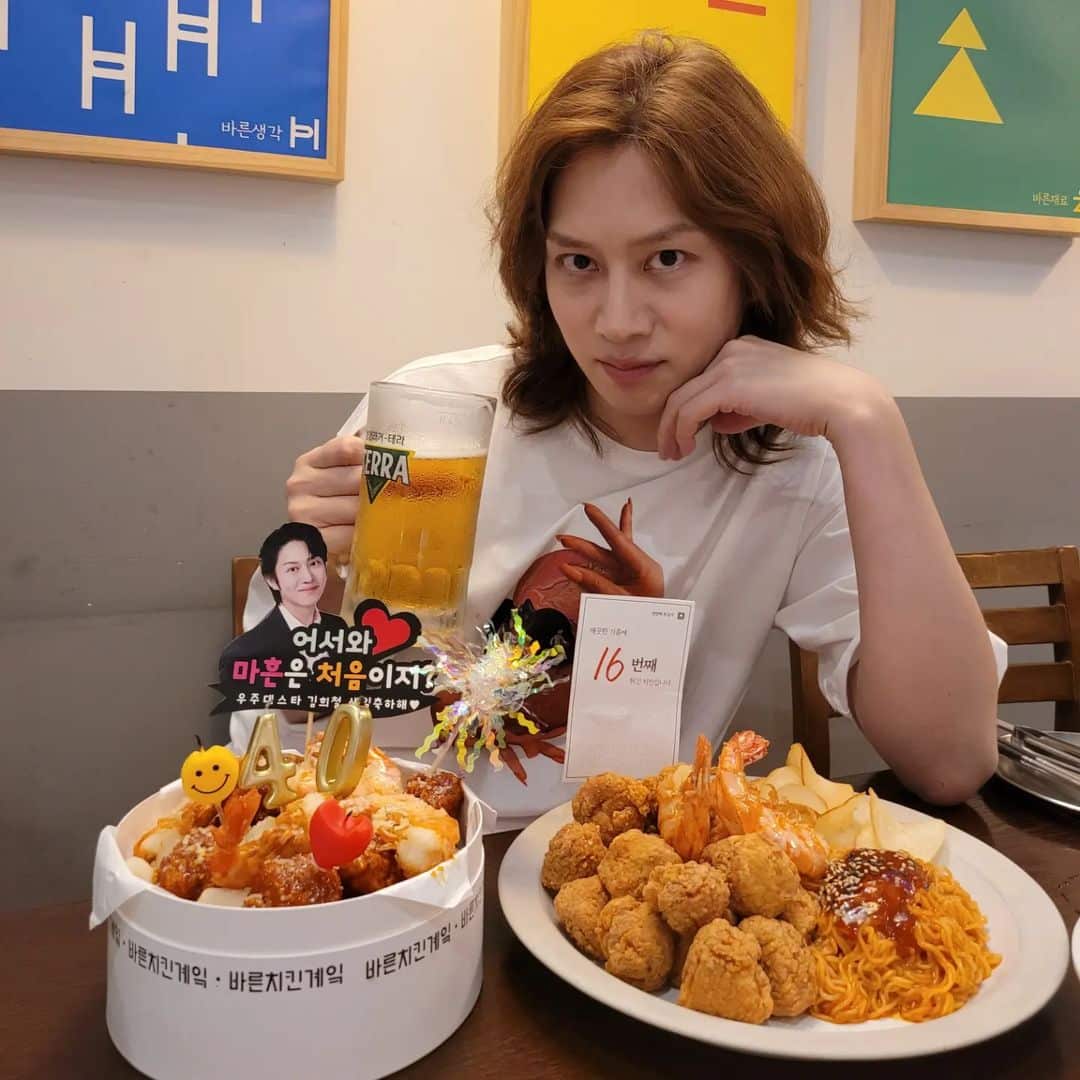 SJ キム・ヒチョル「今年40歳と知って驚いた韓国男性スター」1位に！ - DANMEE ダンミ