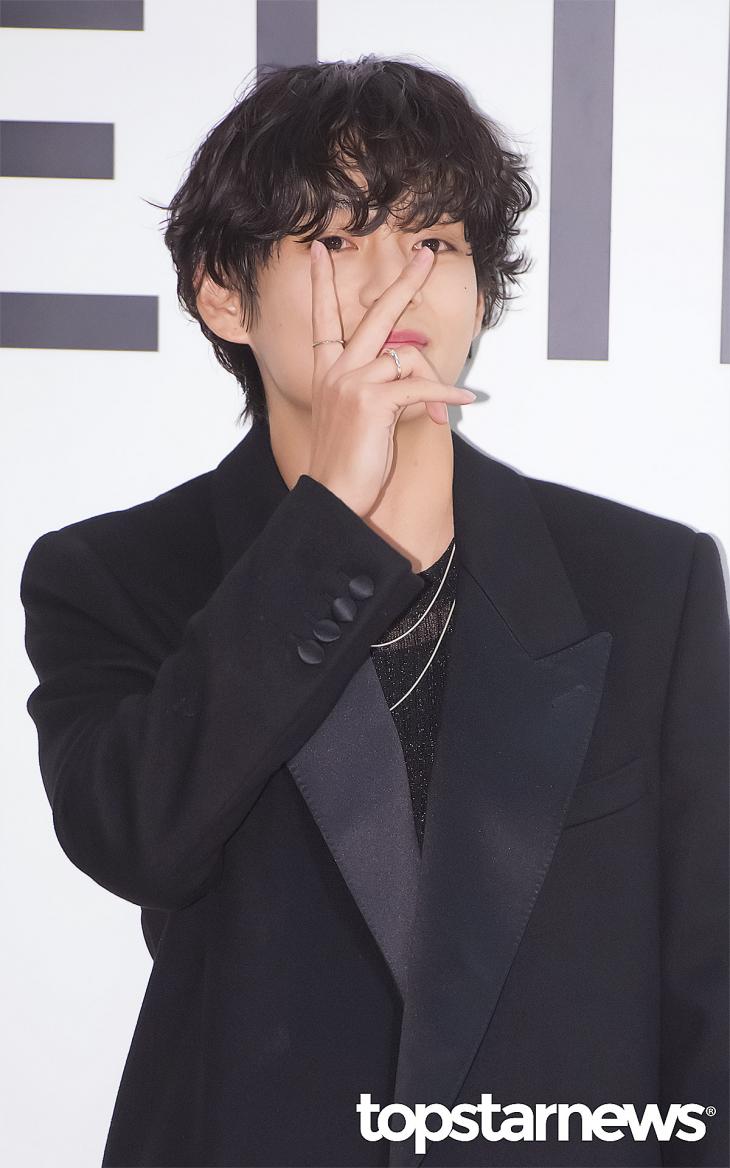 BTS V「セリーヌ」ポップアップストアオープン記念イベントに参加！(PHOTO 6枚) │ K-POP最新情報アンテナ
