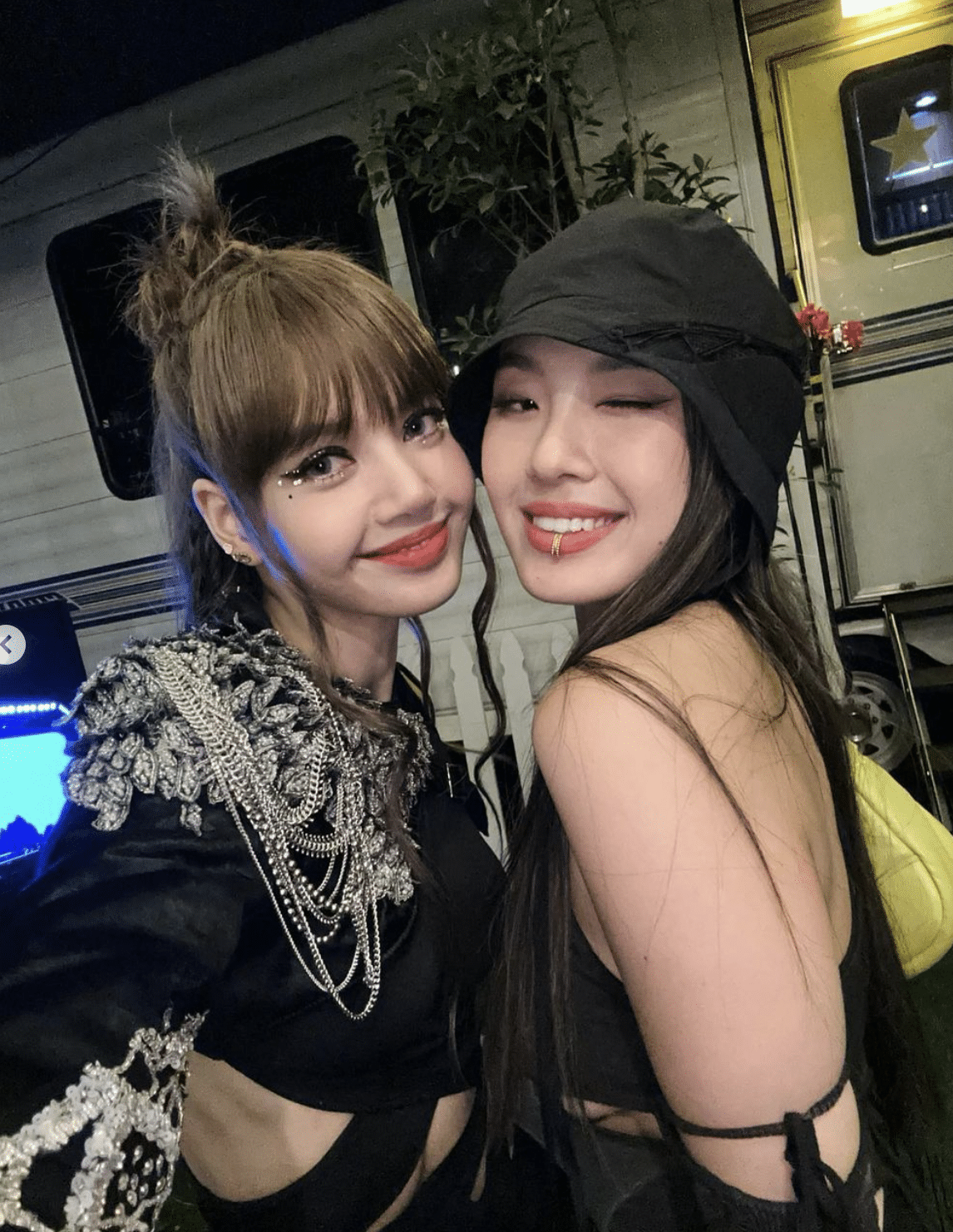 BLACKPINK リサの写真をSNS投稿して猛バッシング受けたダンサー･･その理由とは - DANMEE ダンミ