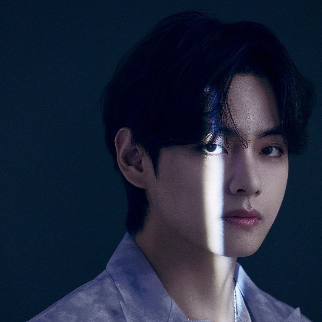 BTS V「三白眼」が魅力的なK-POP男性アイドル1位に！ - DANMEE ダンミ