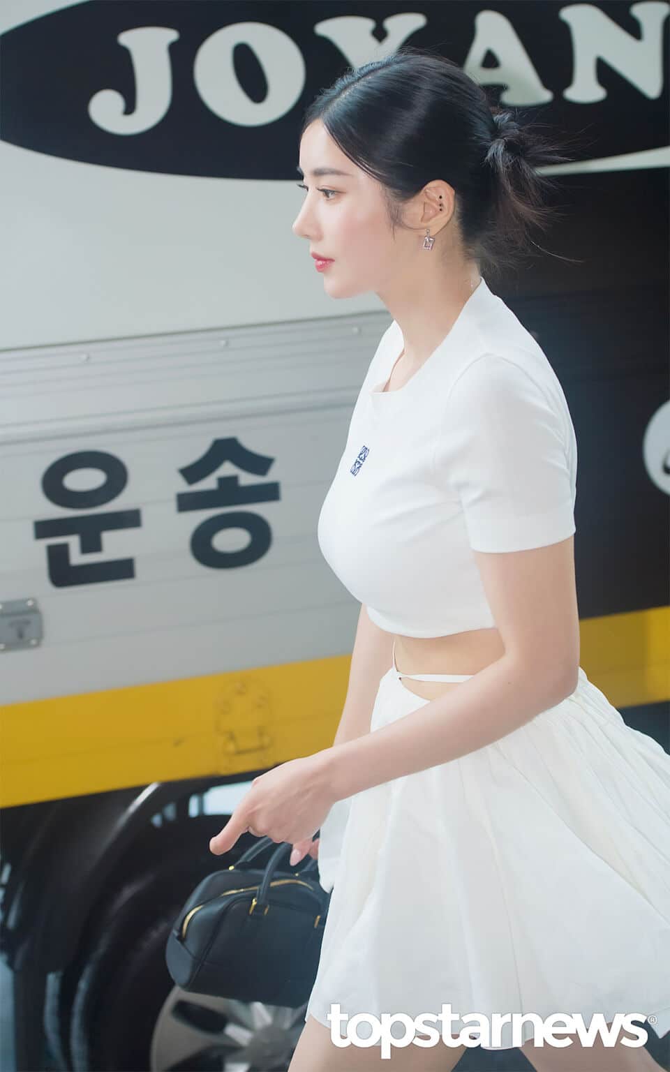 IZ*ONE出身のクォン・ウンビ、日本へ出国！(PHOTO3枚) - DANMEE ダンミ