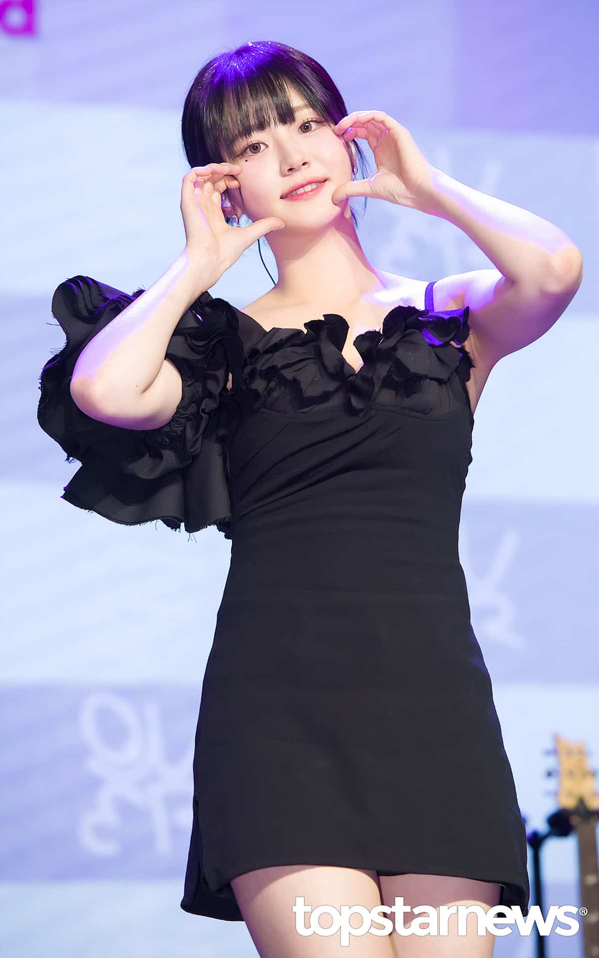 QWER、1stシングルアルバムのデビューショーケースに参加！(PHOTO11枚) - DANMEE ダンミ