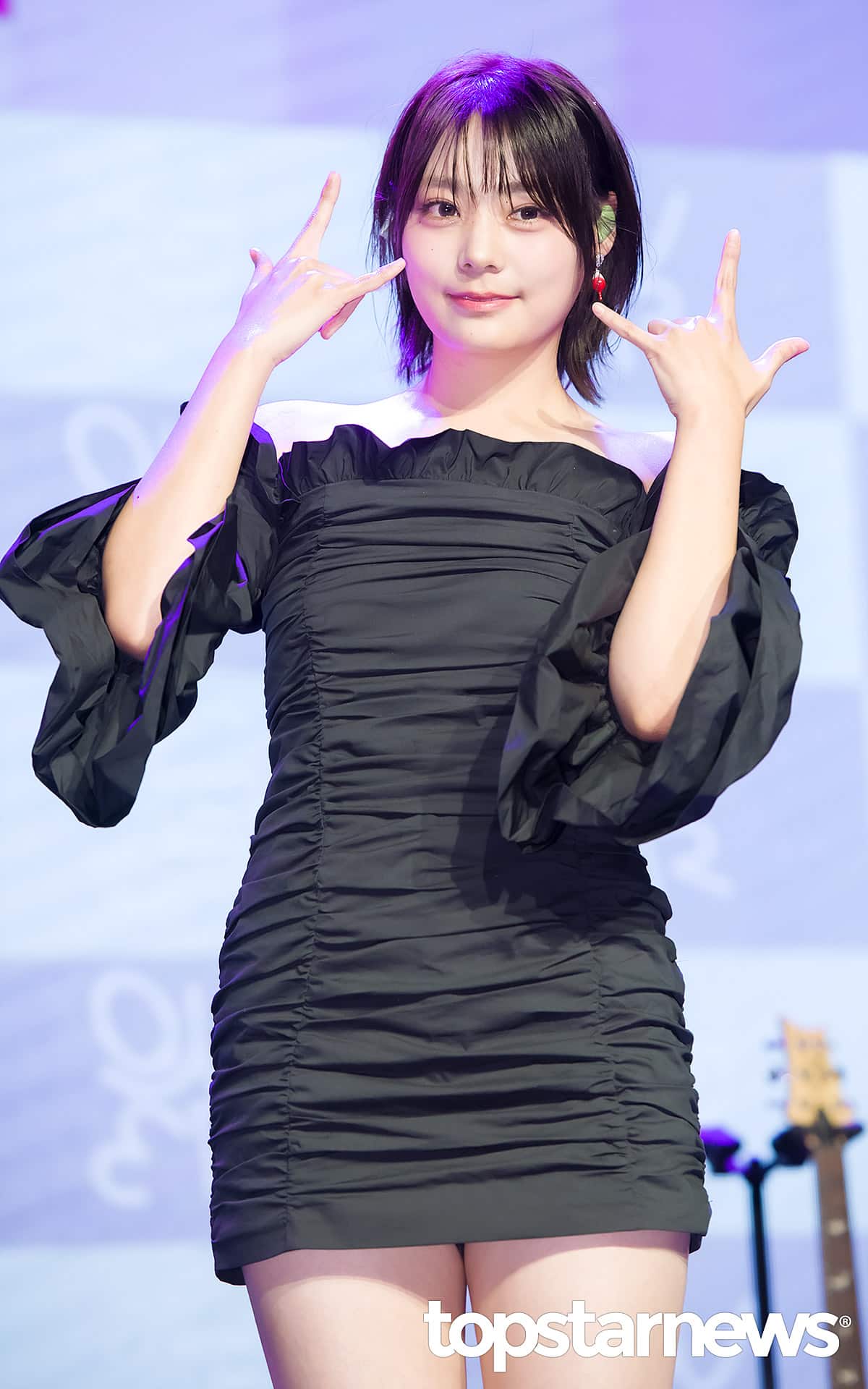 QWER、1stシングルアルバムのデビューショーケースに参加！(PHOTO11枚) - DANMEE ダンミ