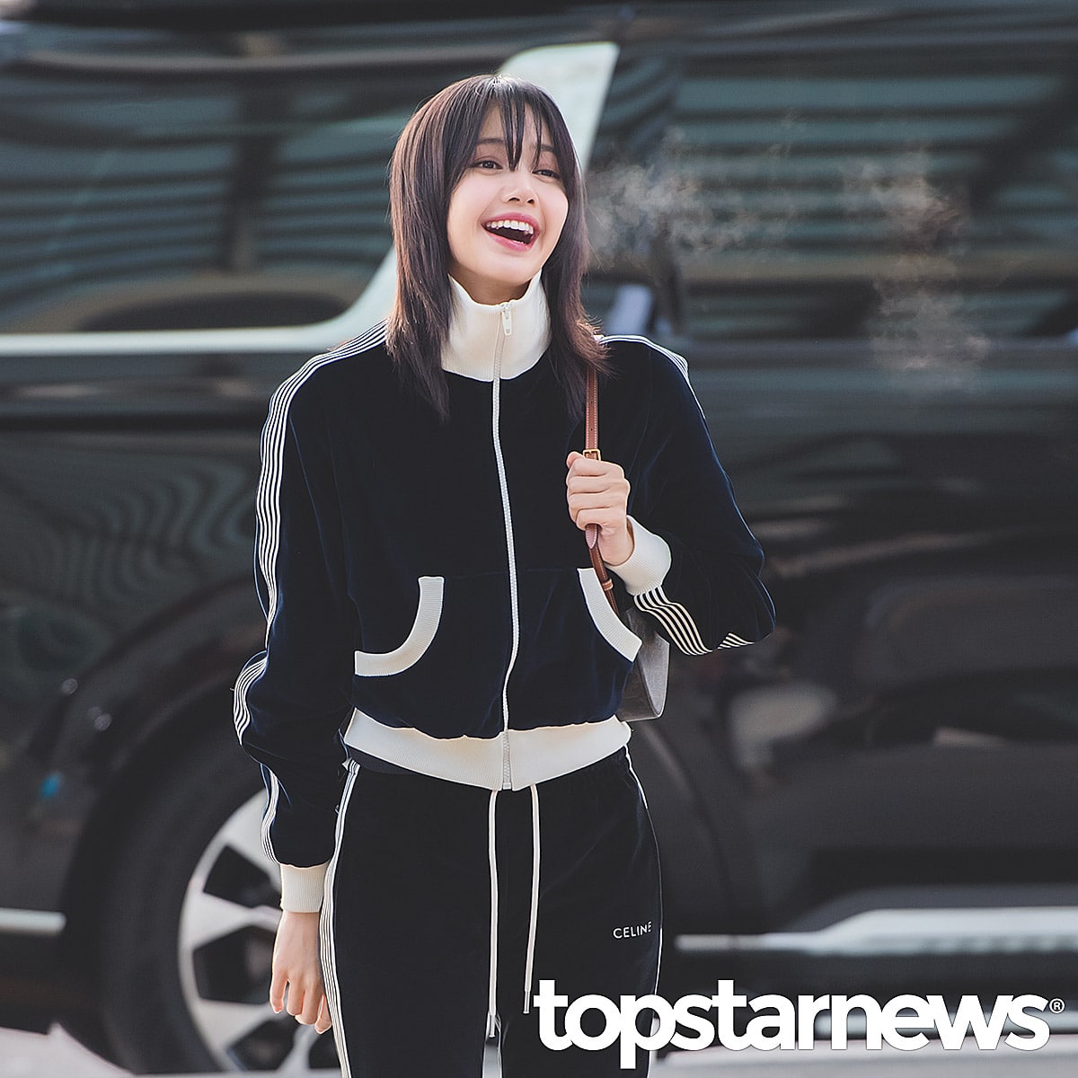 BLACKPINK リサ、スケジュールのためタイへ出国！(PHOTO4枚) - DANMEE ダンミ