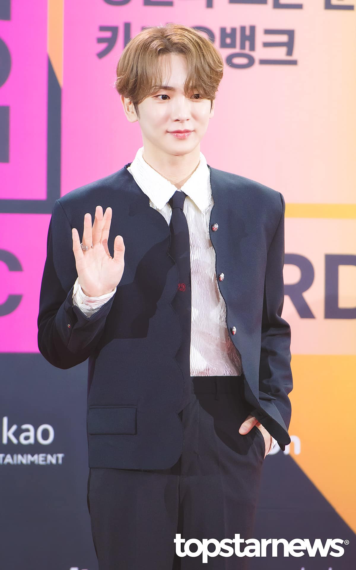 SHINee、K-POPアワード「MMA2023」のレッドカーペットに登場！(PHOTO4枚) - DANMEE ダンミ