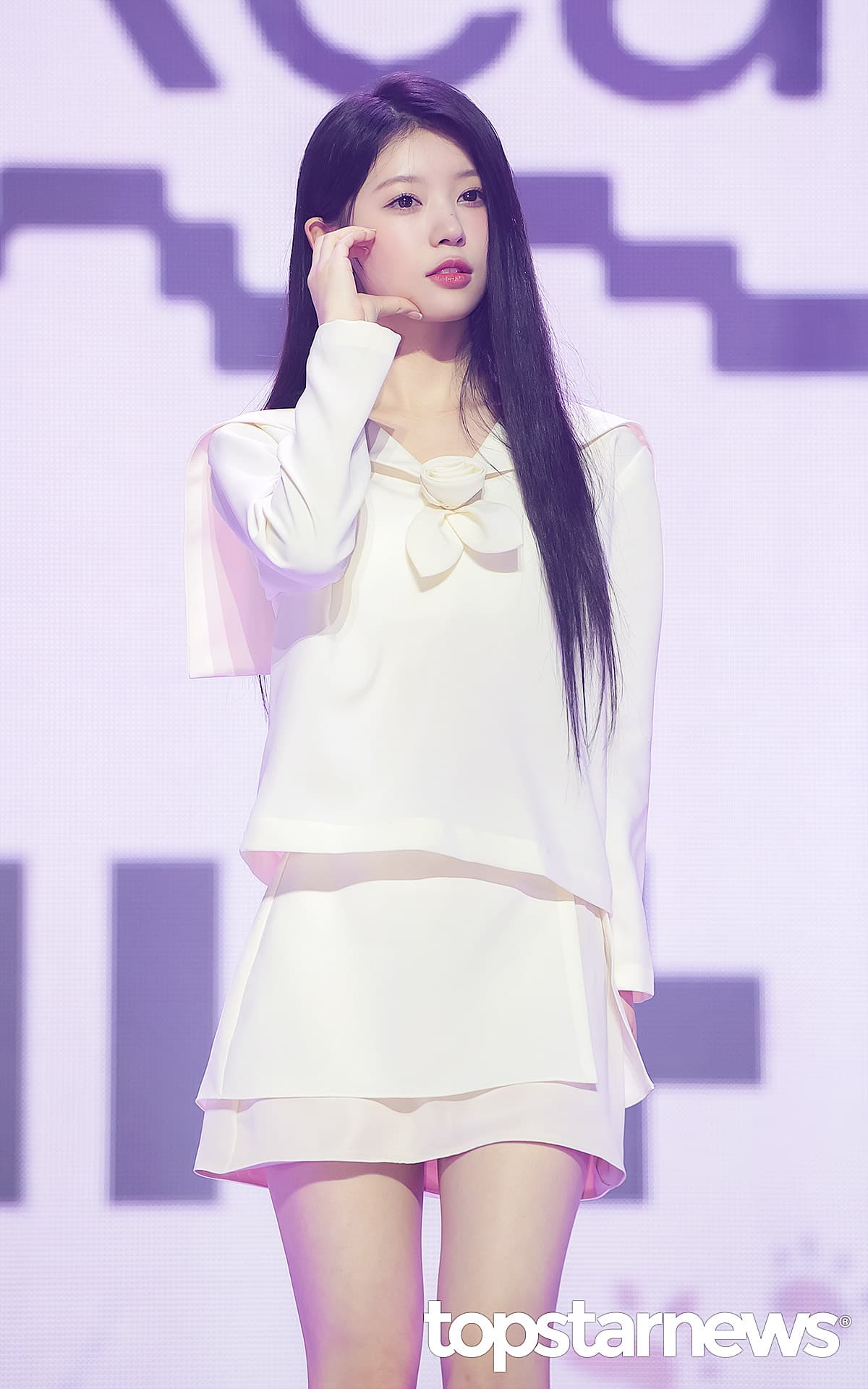 ILLIT、1stミニアルバム「SUPER REAL ME」のデビューショーケースに参加！(PHOTO6枚) - DANMEE ダンミ