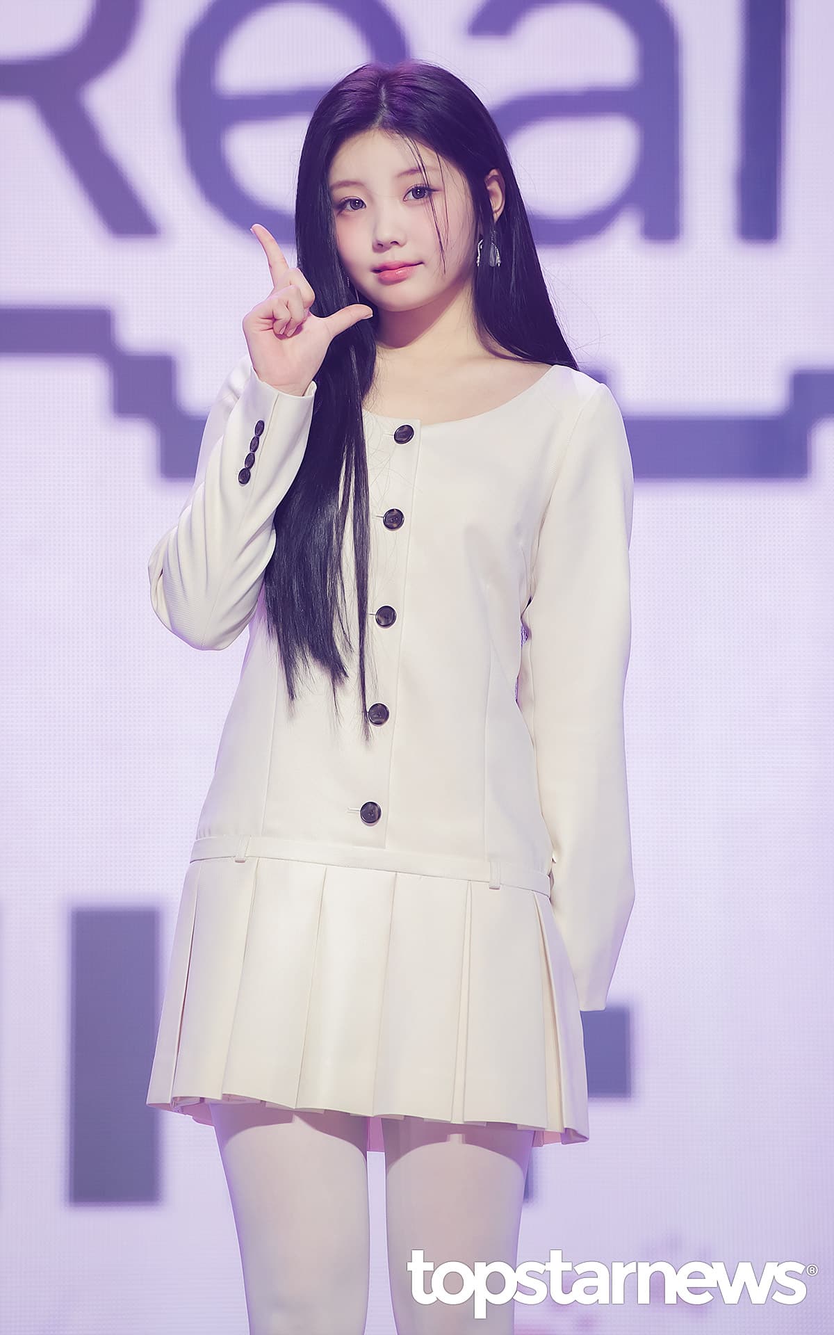 ILLIT、1stミニアルバム「SUPER REAL ME」のデビューショーケースに参加！(PHOTO6枚) - DANMEE ダンミ