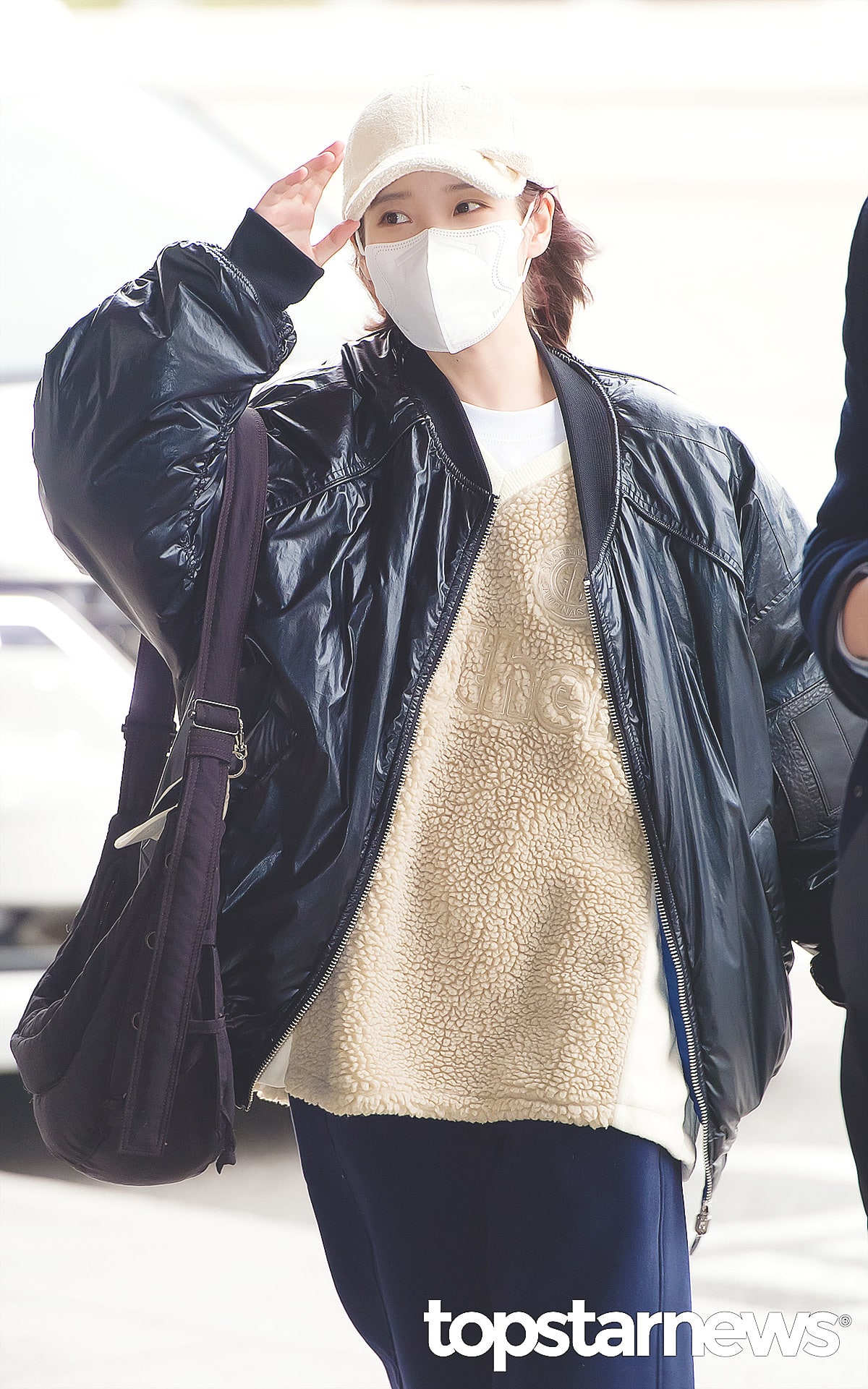 IU、ワールドツアーのため日本へ出国！(PHOTO8枚) - DANMEE ダンミ