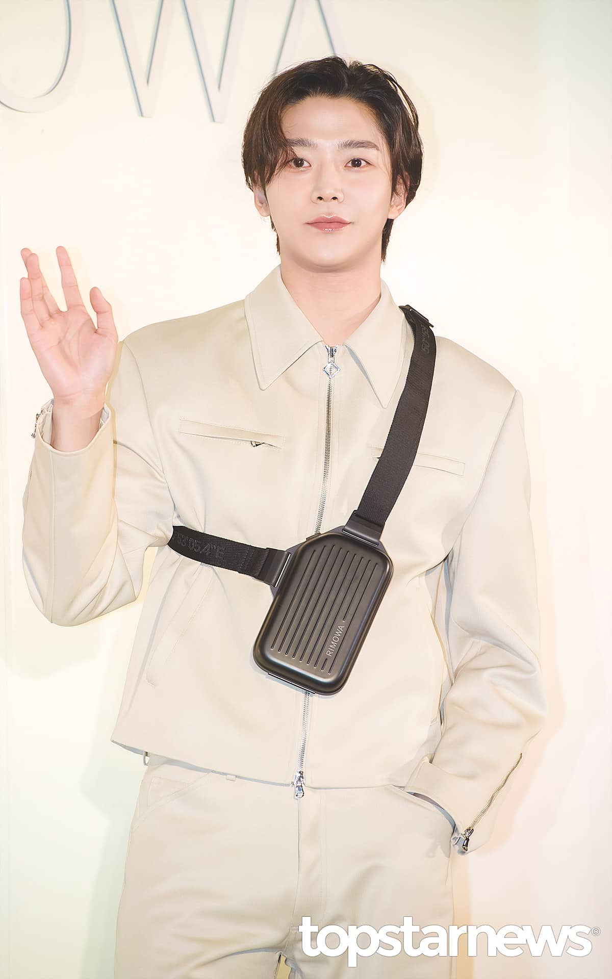 EXO ベクヒョン&シウミンら、ブランド「RIMOWA」のイベントに出席！(PHOTO9枚) - DANMEE ダンミ