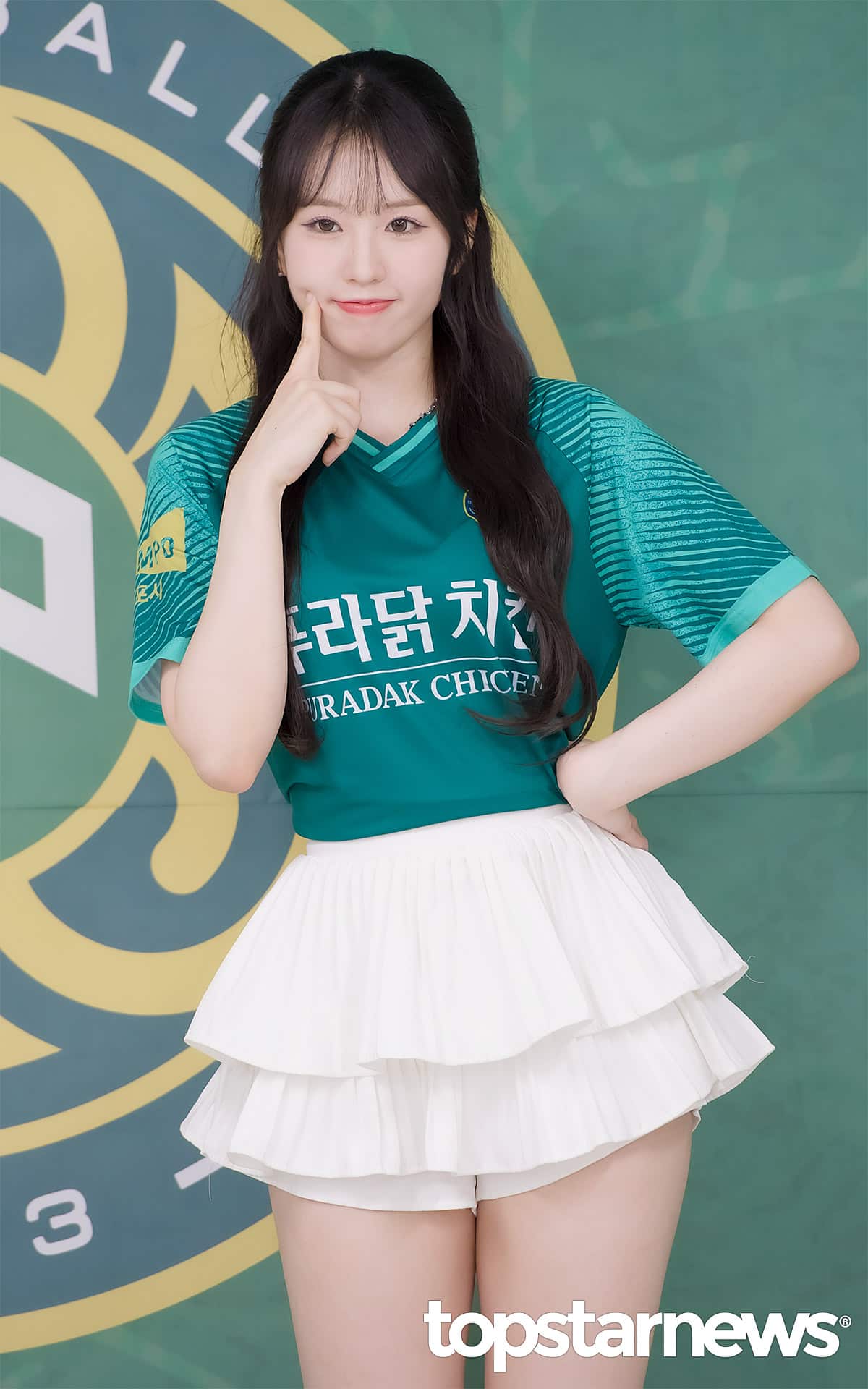 ILY:1、サッカーの試合で祝賀公演を披露！(PHOTO9枚) - DANMEE ダンミ