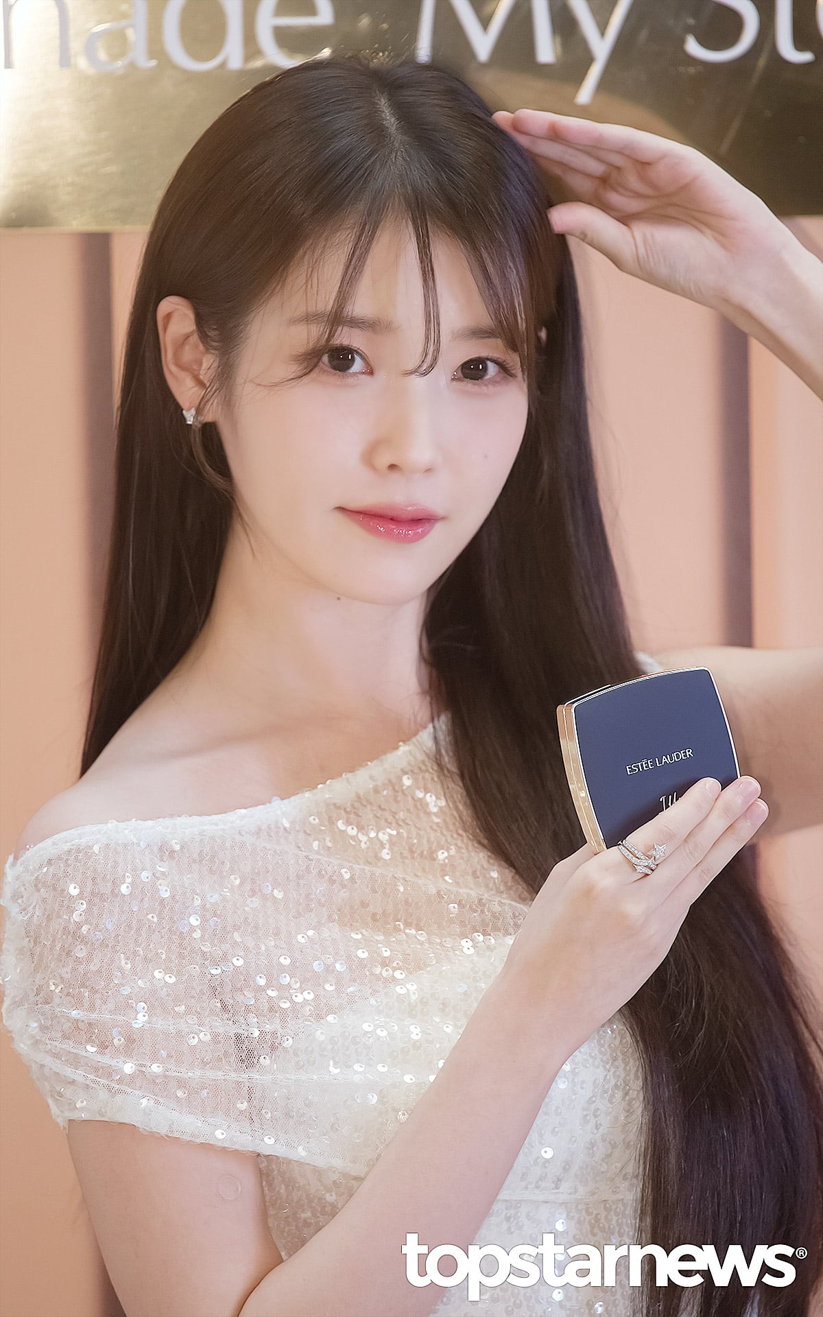 IU、米コスメブランド「エスティ ローダー」のポップアップストアオープン記念イベントに出席！(PHOTO5枚) - DANMEE ダンミ