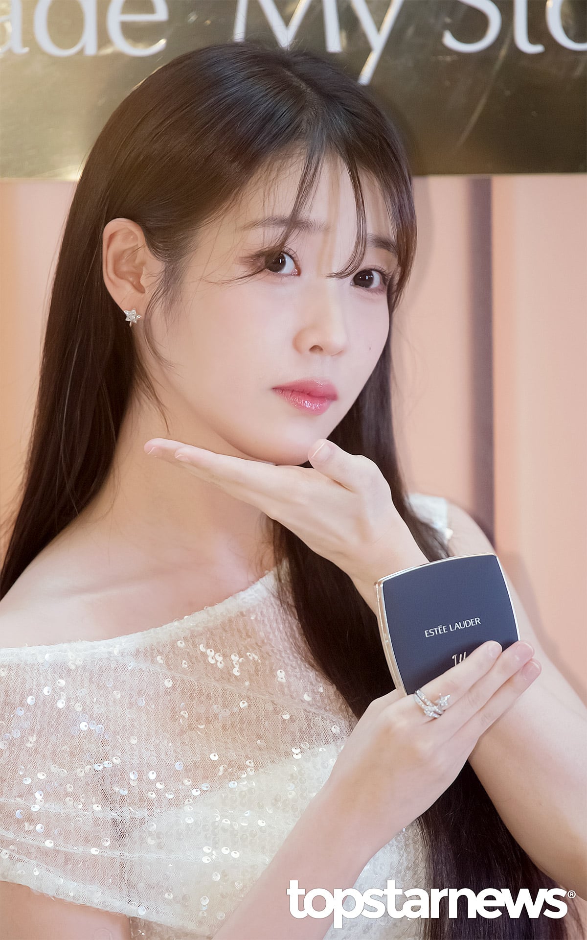 IU、米コスメブランド「エスティ ローダー」のポップアップストアオープン記念イベントに出席！(PHOTO5枚) - DANMEE ダンミ