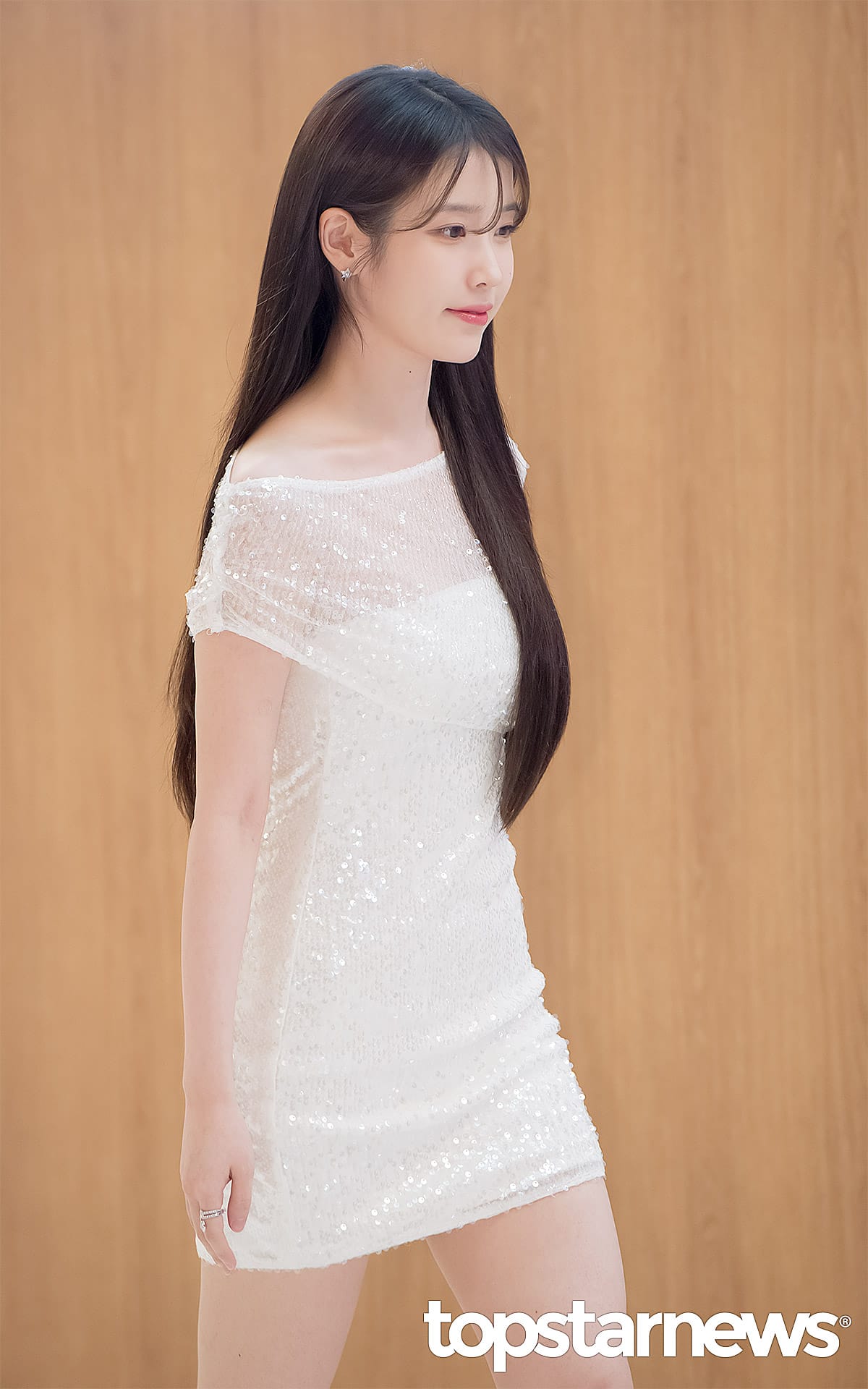 IU、米コスメブランド「エスティ ローダー」のポップアップストアオープン記念イベントに出席！(PHOTO5枚) - DANMEE ダンミ