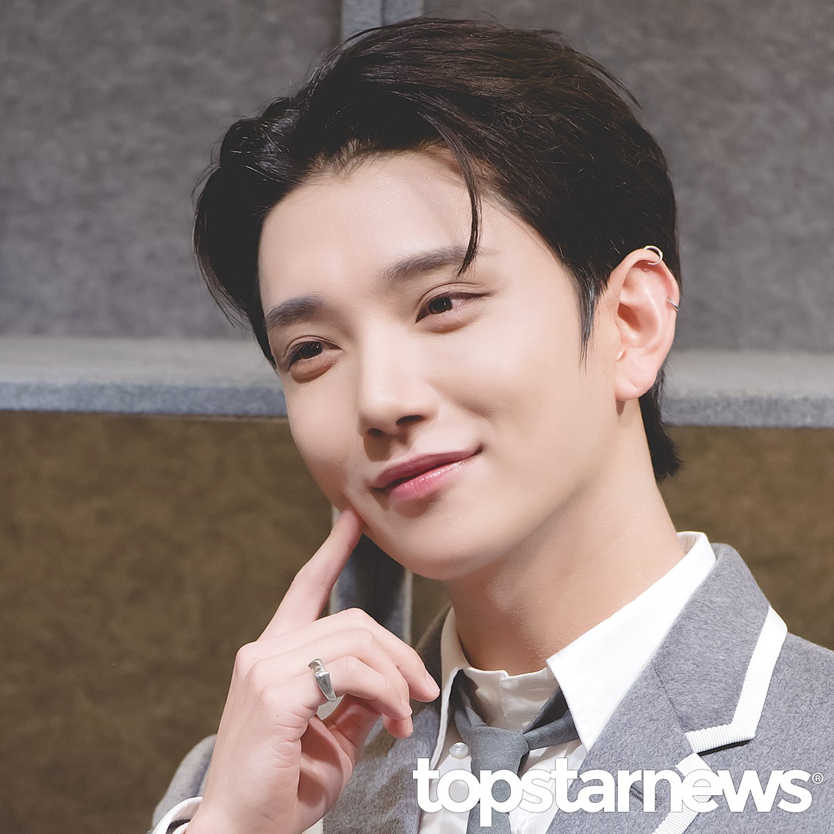 SEVENTEEN ジョシュア、ブランド「Thom Browne」のイベントに出席！(PHOTO5枚) - DANMEE ダンミ