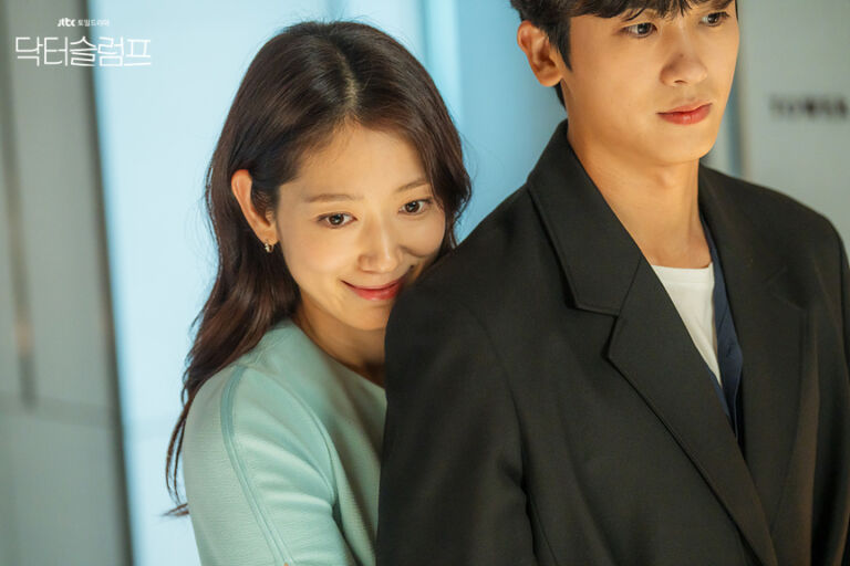【韓ドラの天秤】エリートが最も似合う女優 パク・シネ「人間味あふれる医師」VS「悪魔な裁判官」 - DANMEE ダンミ