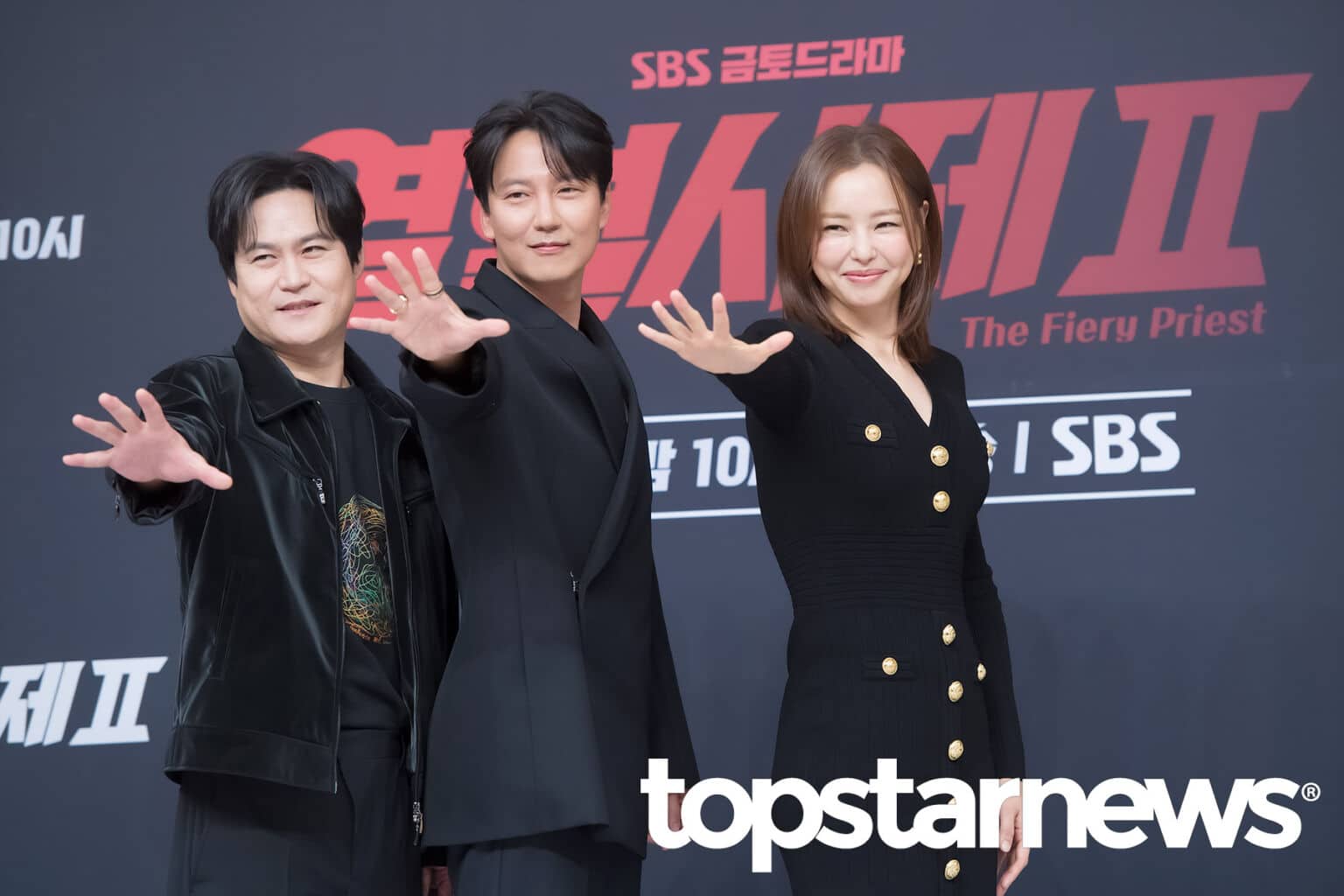 キム・ナムギル、SBS新ドラマ「熱血司祭2」の制作発表会に出席！(PHOTO23枚) - DANMEE ダンミ