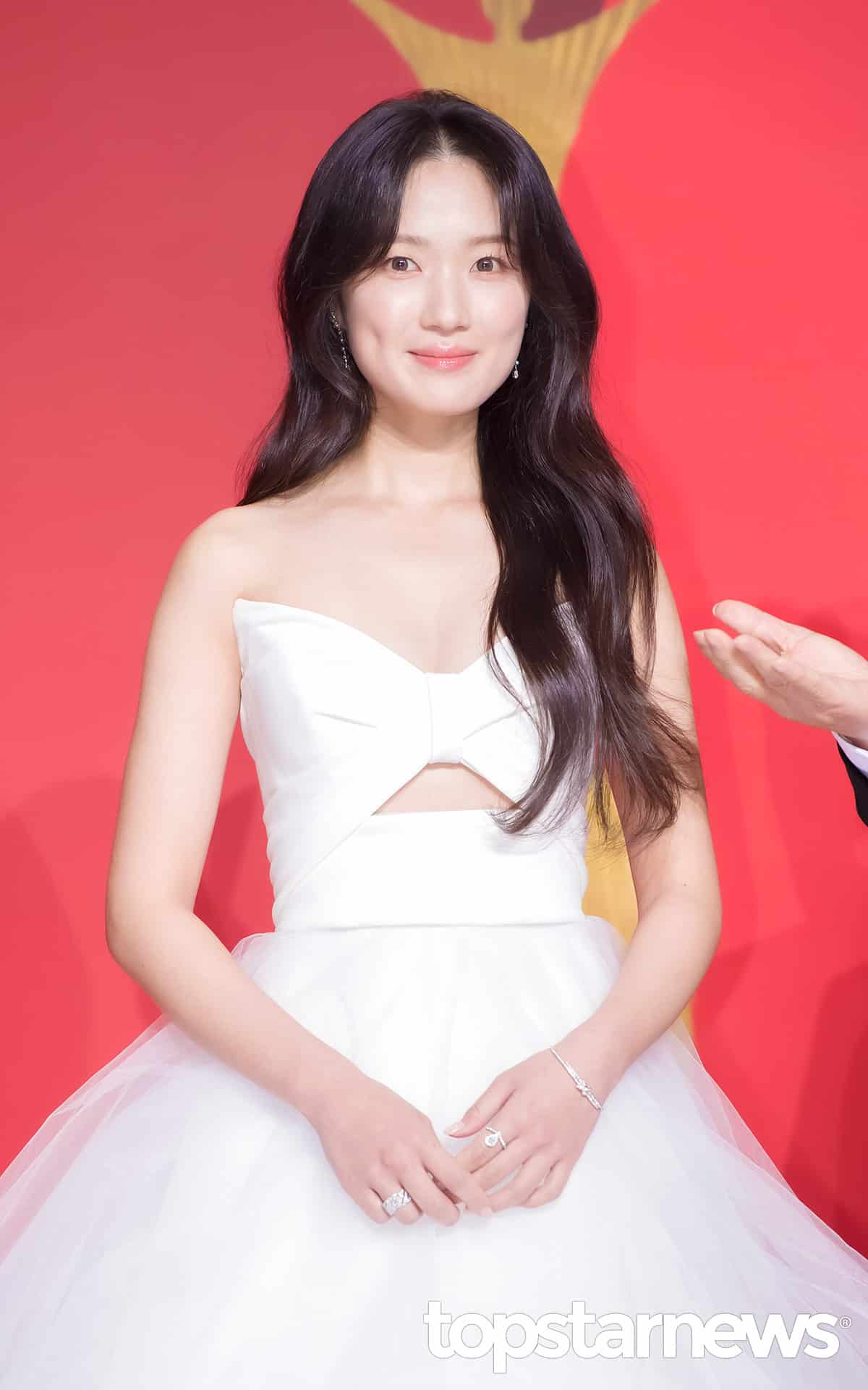 キム・ヘユン「2024 SBS演技大賞」のレッドカーペットに登場！(PHOTO5枚) - DANMEE ダンミ