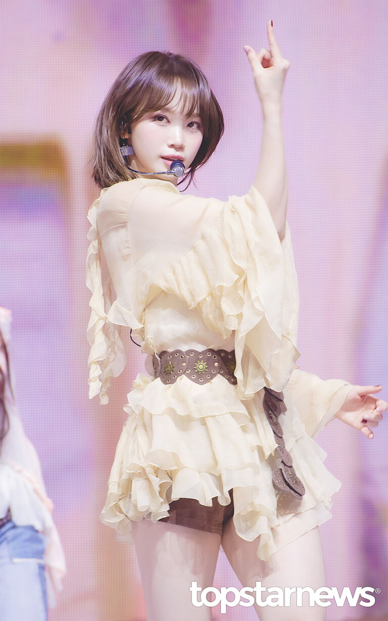 LE SSERAFIM、5thミニアルバム「HOT」のカムバックショーケースに出席！(PHOTO14枚) - DANMEE ダンミ