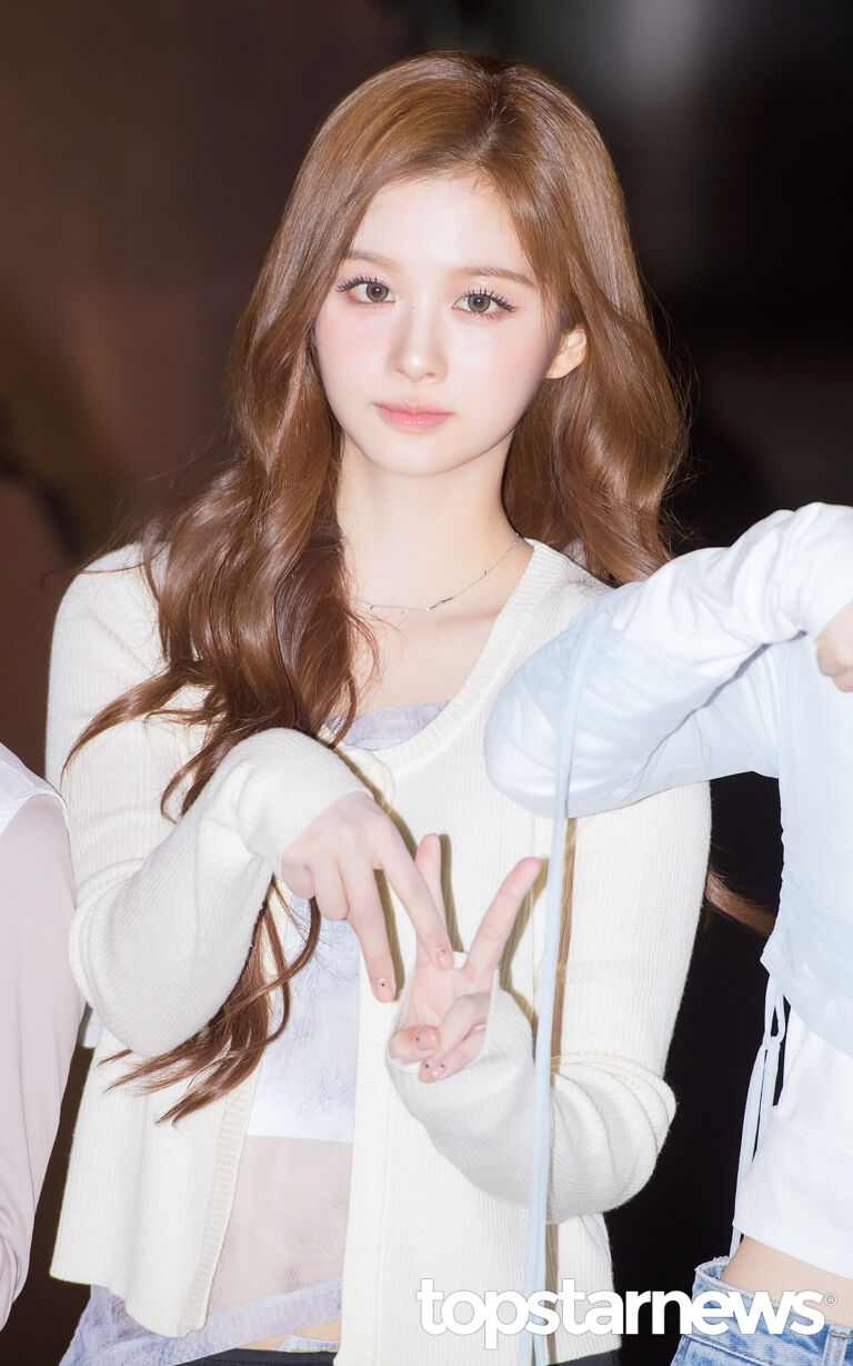 NMIXX、SBSパワーFM「ウェンディのヤングストリート」の収録に参加！(PHOTO7枚) - DANMEE ダンミ