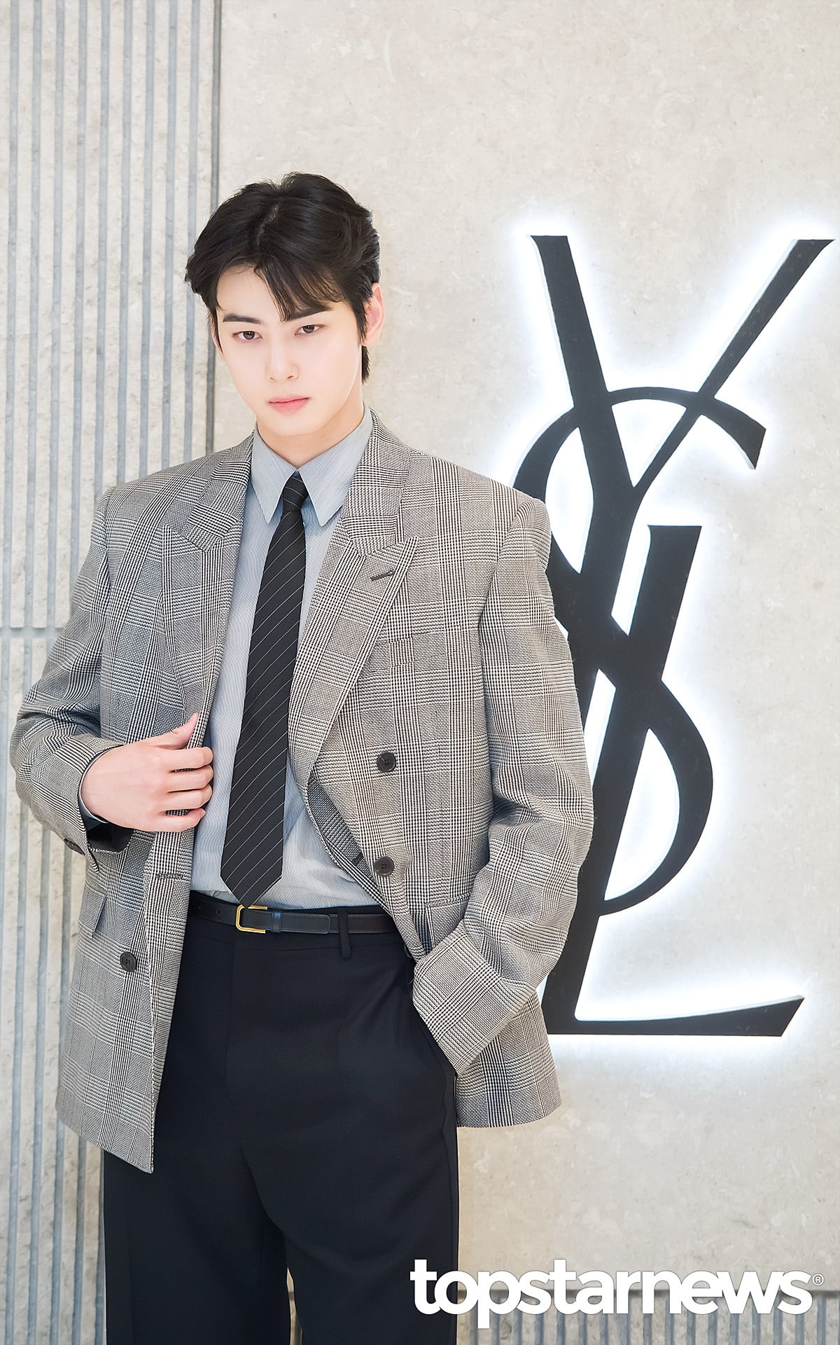 ASTRO チャウヌ、ブランド「Saint Laurent」のイベントに出席！(PHOTO7枚) - DANMEE ダンミ