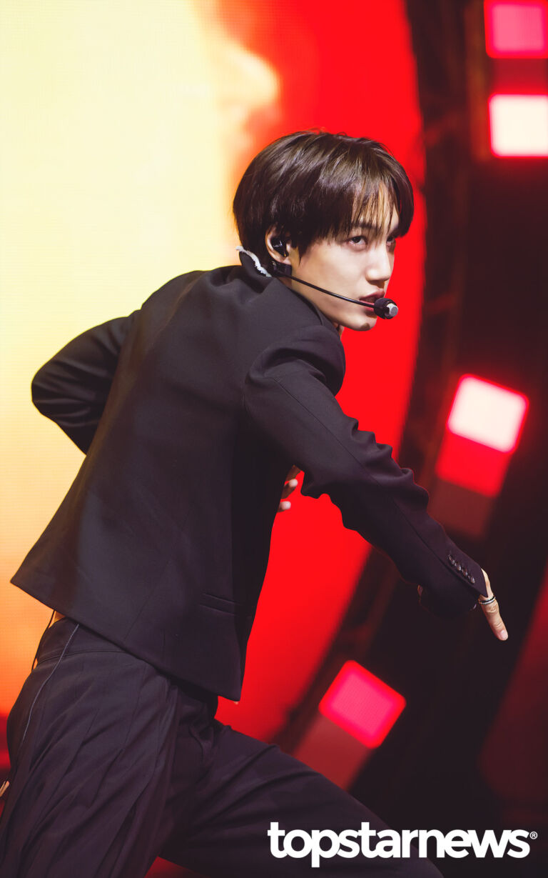 EXO カイ、4thミニアルバム「Wait On Me」のカムバックショーケースに出席！MCとしてスホが登場(PHOTO16枚) - DANMEE ダンミ