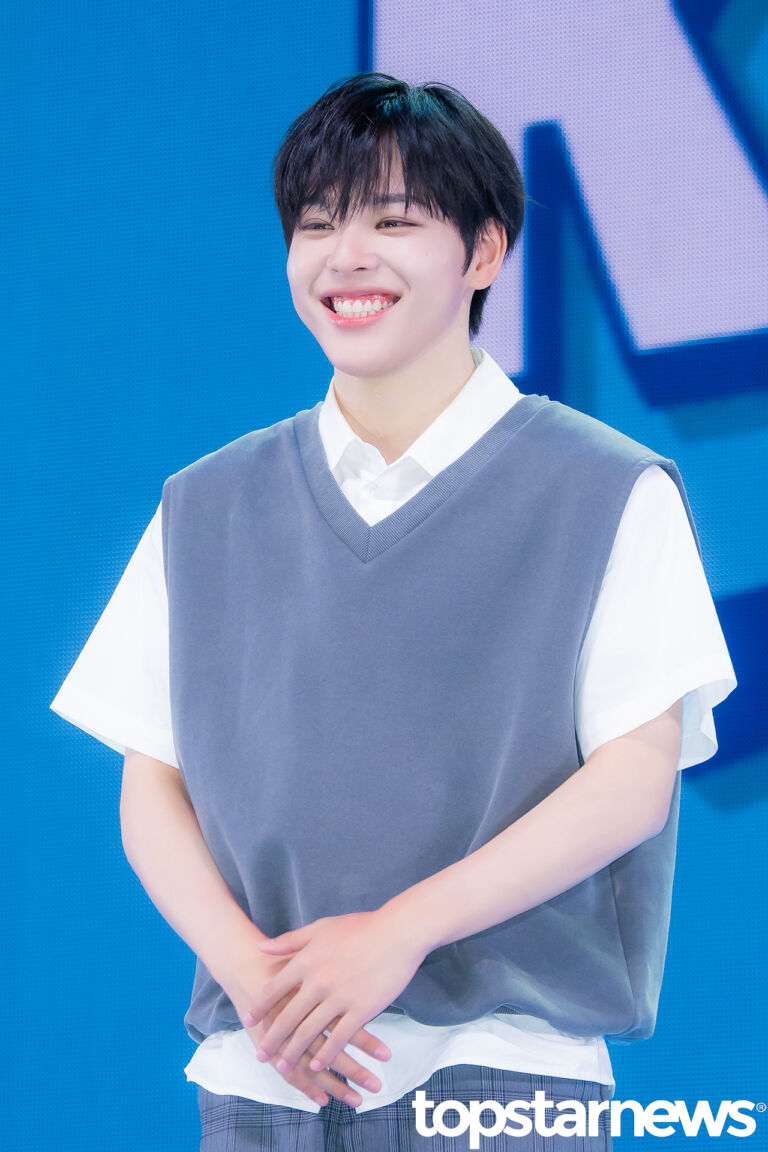 KickFlip、2ndミニアルバム「Kick Out, Flip Now!」のショーケースに出席！(PHOTO18枚) - DANMEE ダンミ