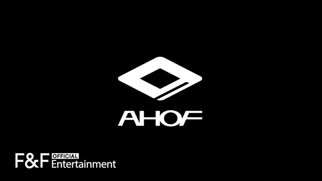“ロゴに輝くダイヤモンド” AHOF、7月デビュー目前！堂々たる第一歩にファン期待 - DANMEE ダンミ