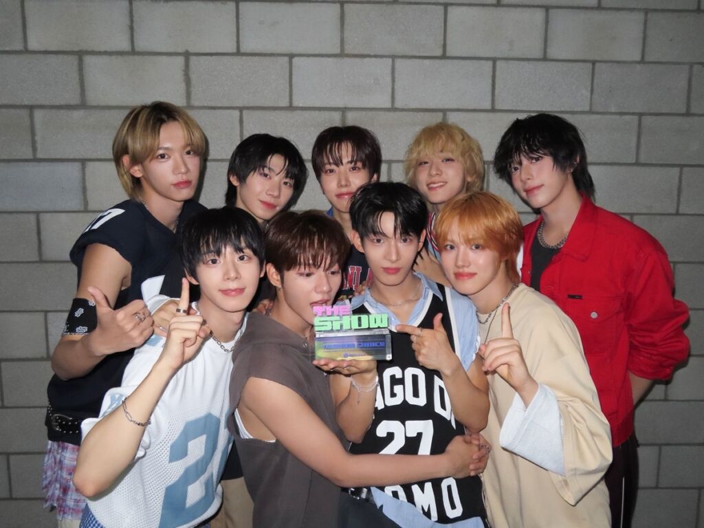 K-POP界の新星AHOF、デビュー1週間で快挙！「THE SHOW」で初の1位を獲得 - DANMEE ダンミ