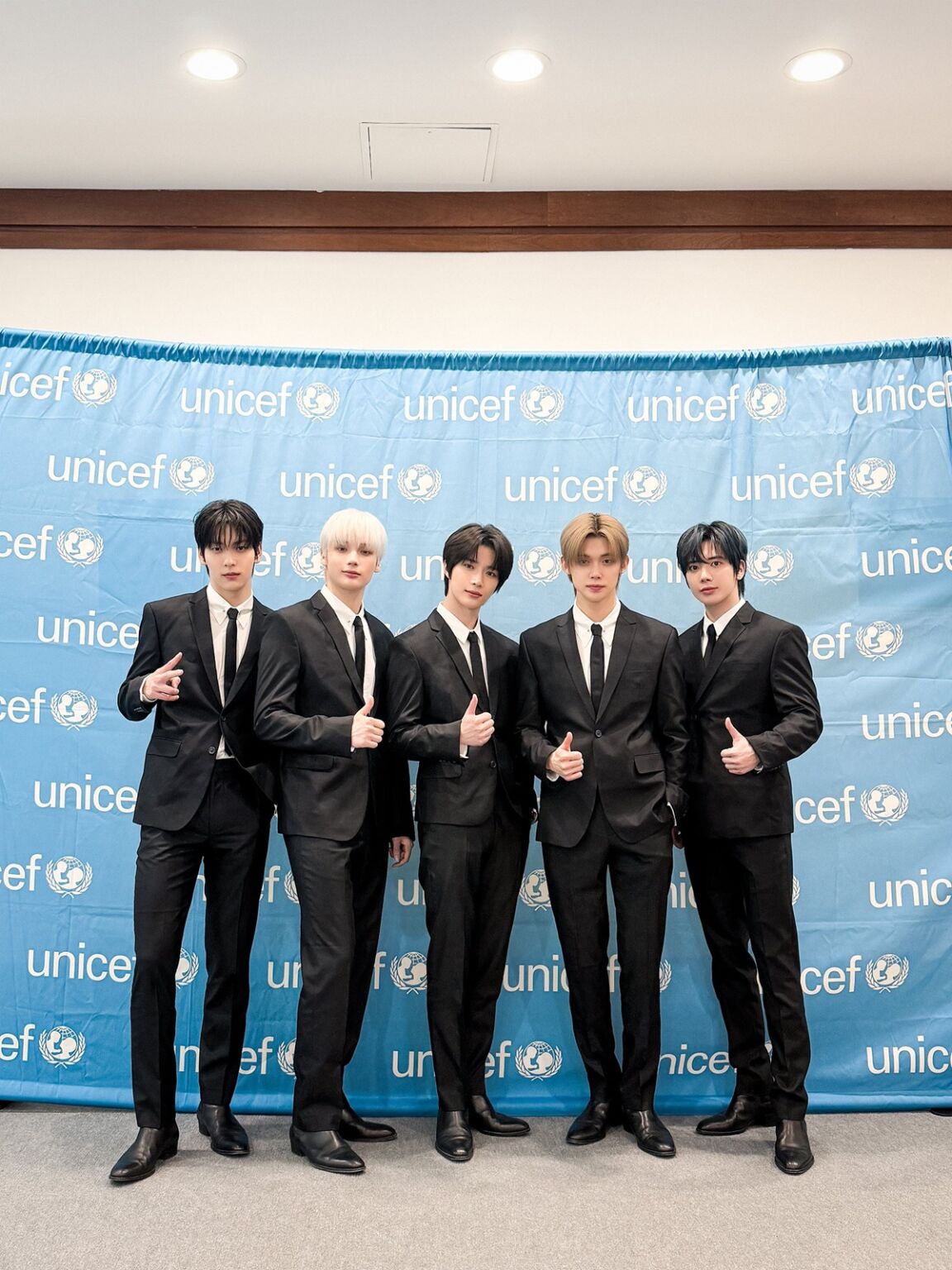 "ユニセフと手を取り未来へ" TXT、9月版ボーイズグループ人気投票で堂々の1位 - DANMEE ダンミ